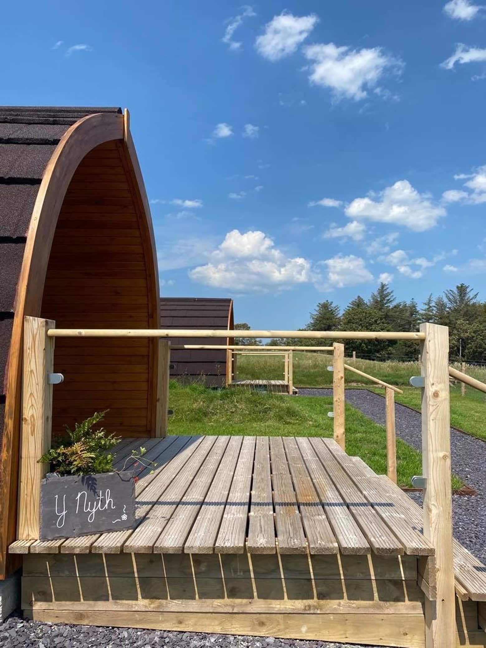 Podiau Mon Glamping Pods Penmynydd