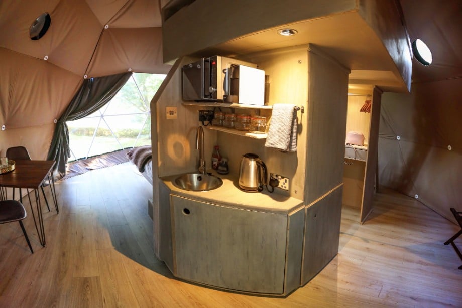Glamping Kent with Hot Tub a Luna Domes