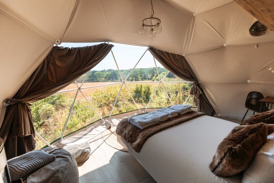 Glamping Kent with Hot Tub a Luna Domes