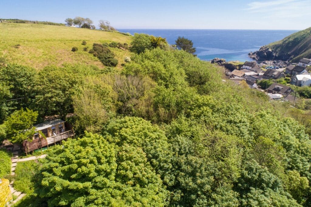 Glamping in Luxury Treehouses in Cornwall with Unique hideaways