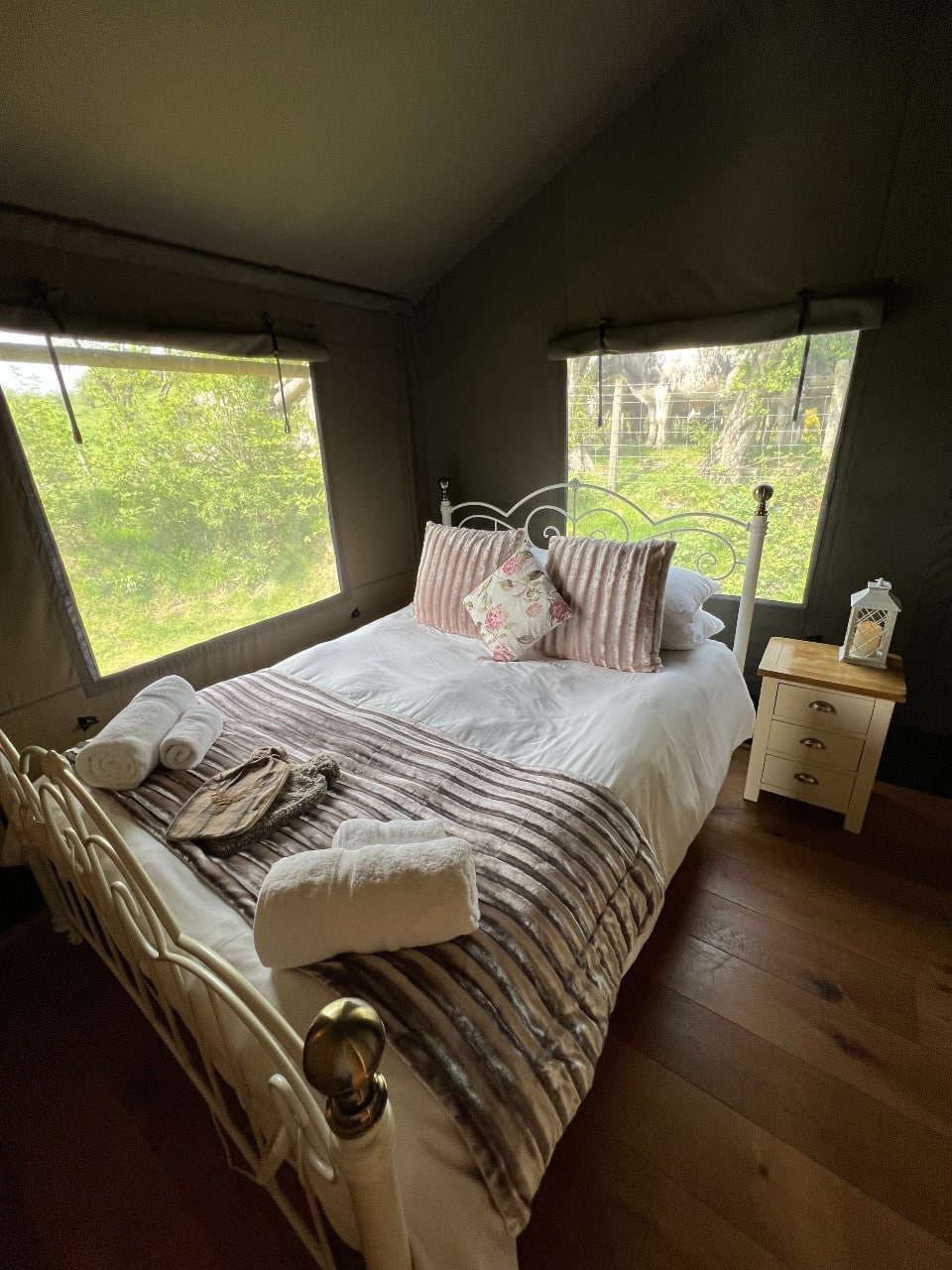 Oaklands Glamping and Treehouse Powys Wales